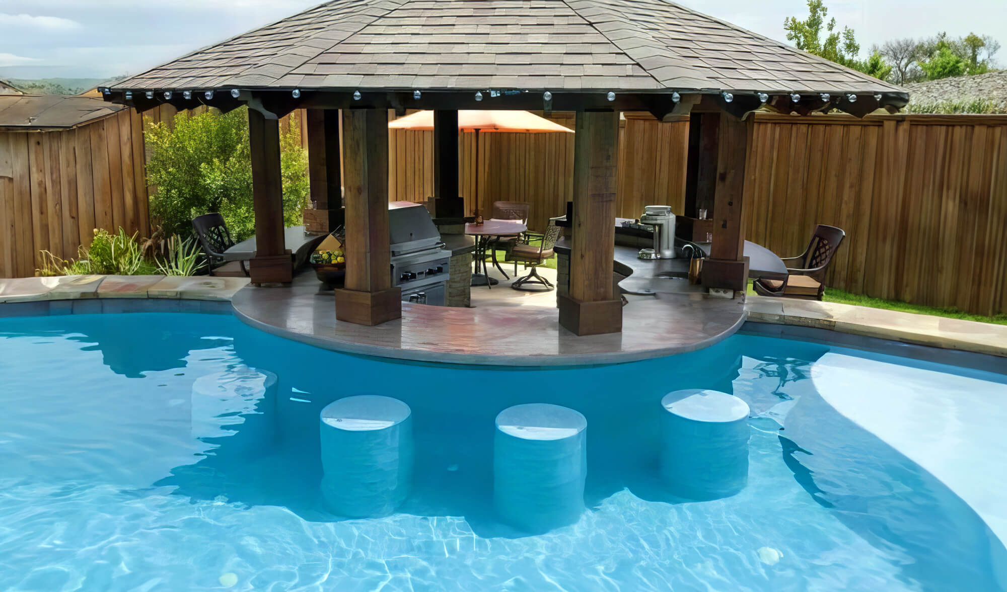 Unique Pool Shapes for Small Backyards: Design Ideas ‐ Flamingo Pools