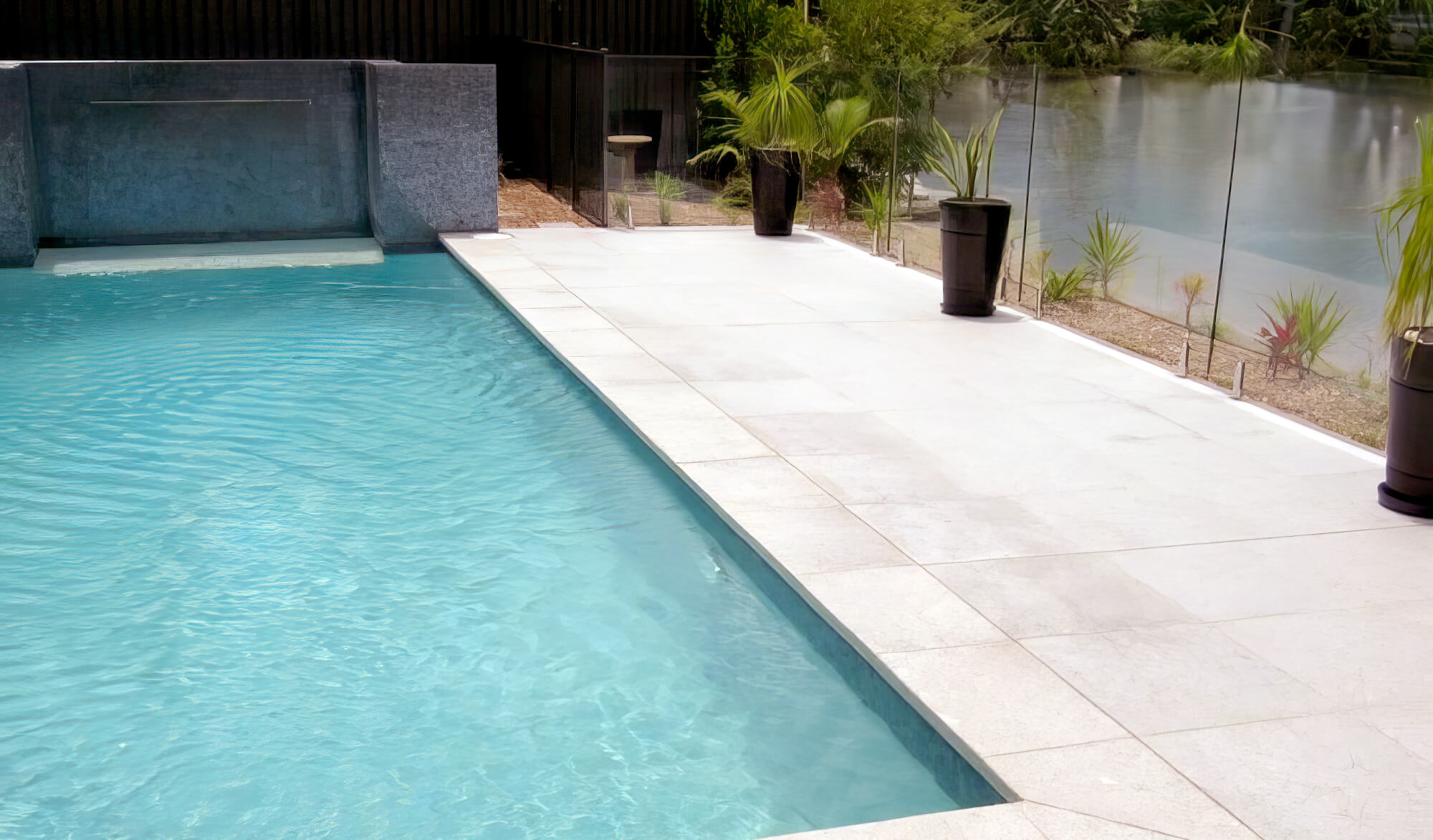 6 Ideas for Choosing Pool Tiles for Custom Pools ‐ Flamingo Pools